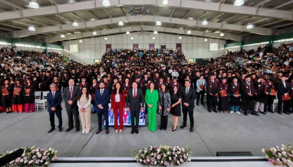 UTP celebra graduación de generación 2023–2025 y marca historia con ...